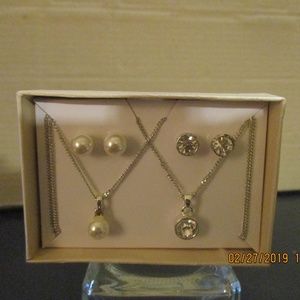 Avon | Jewelry | Avon Rare 4 Piece Gift Set | Poshmark